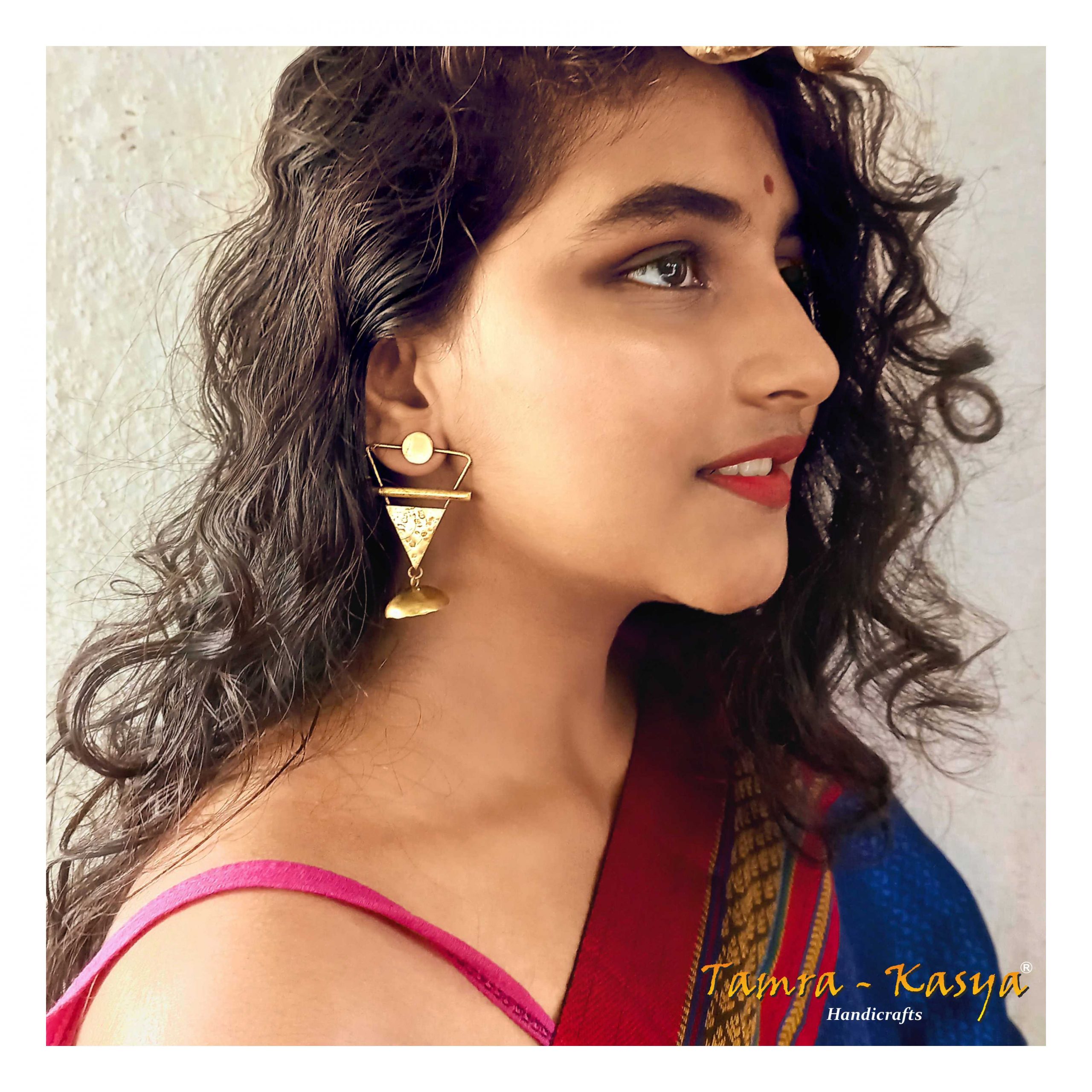 Modern Triangle Jhoomkas E52